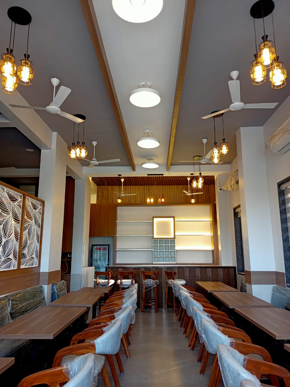 About Us - Swaraj Hotel