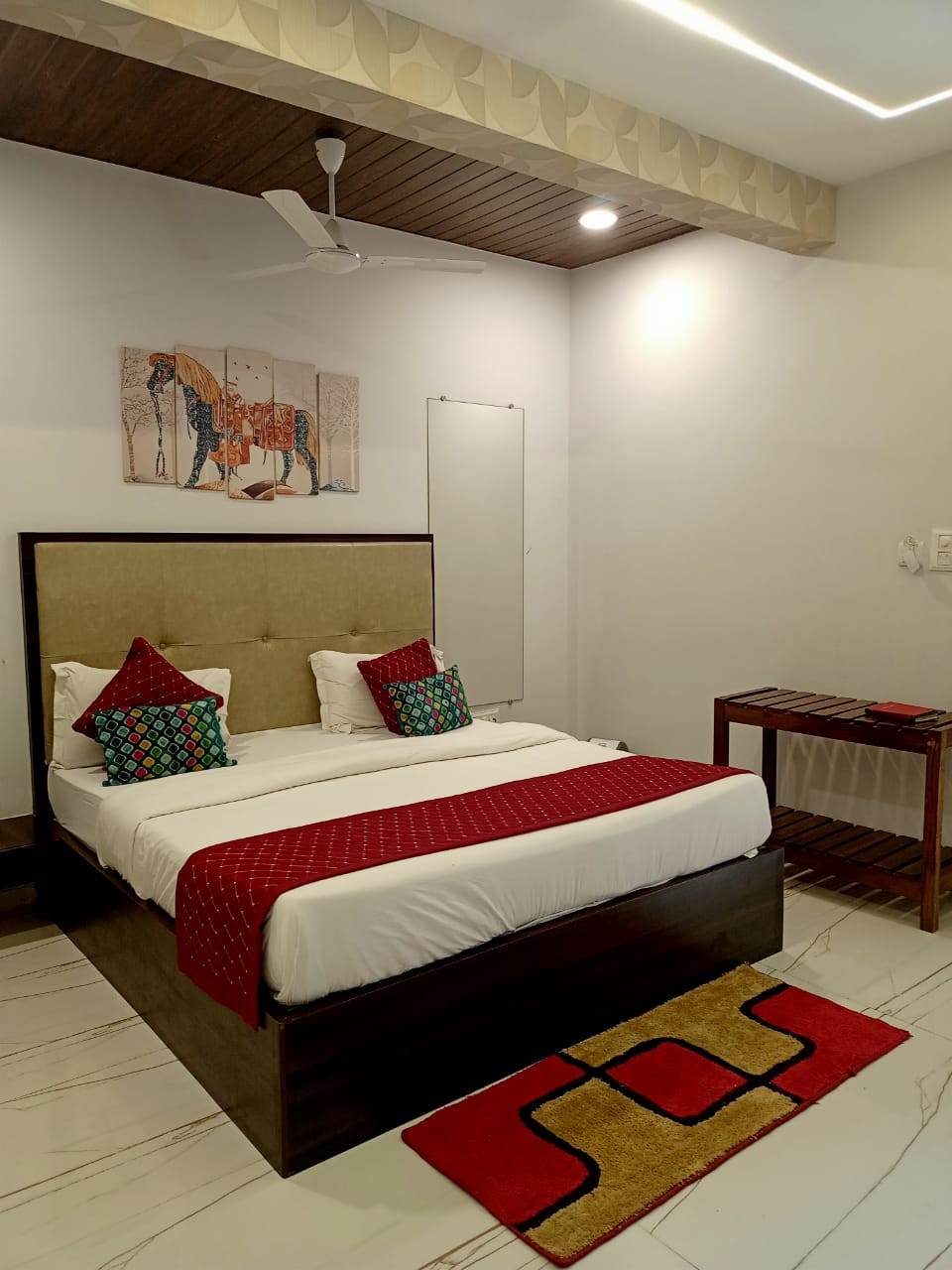 Suite Rooms - Swaraj Hotel
